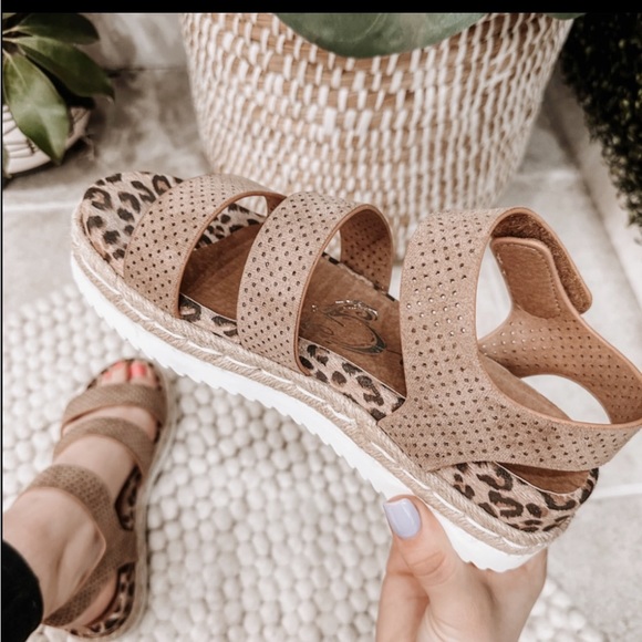 Very G | Shoes | Very G Club Sandal | Poshmark